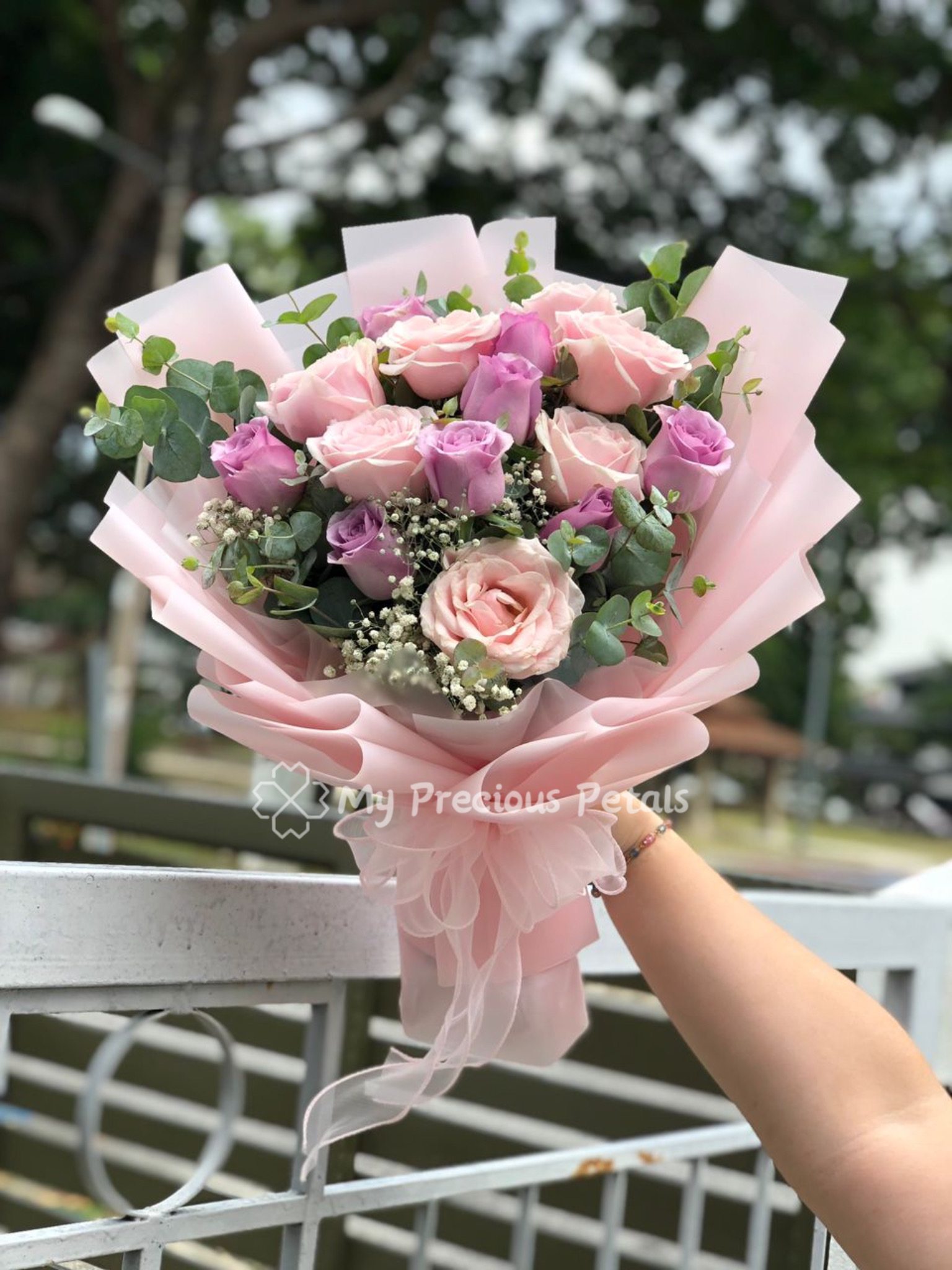 HB030 Hand Bouquet – My Precious Petals Sdn Bhd